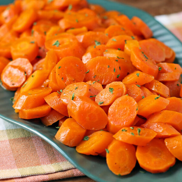 Easy Slow Cooker Carrots - Emily Bites